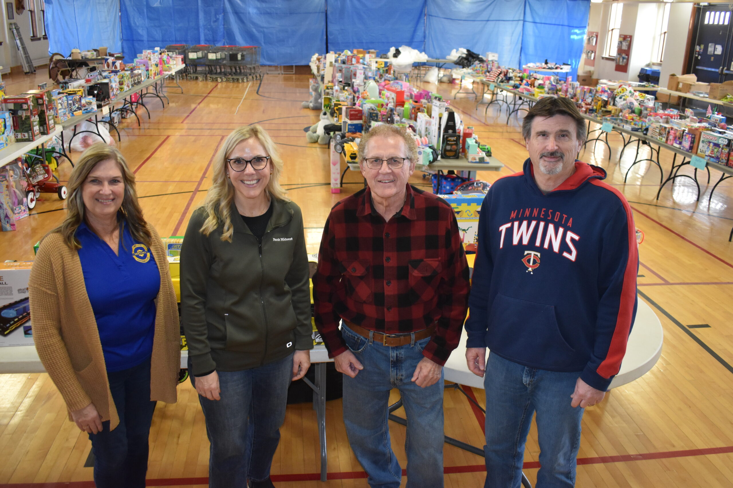 Sertomans, CHS Junior Class get Santa’s Closet ready | News, Sports ...